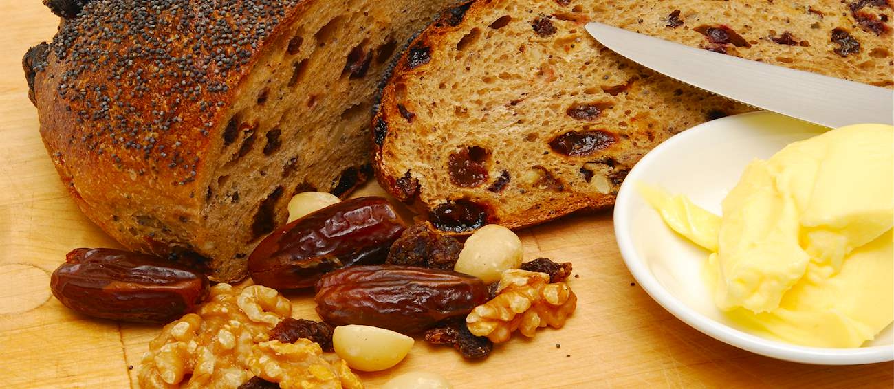 Lardy Cake | Traditional Sweet Bread From Wiltshire, England