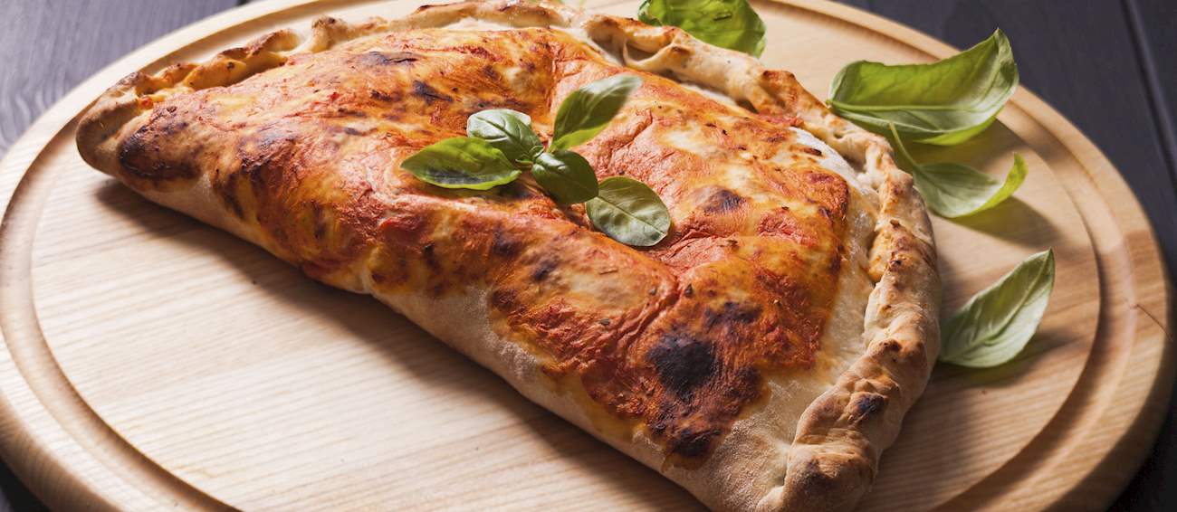 Calzone Pizza | Traditional Pizza From Naples, Italy