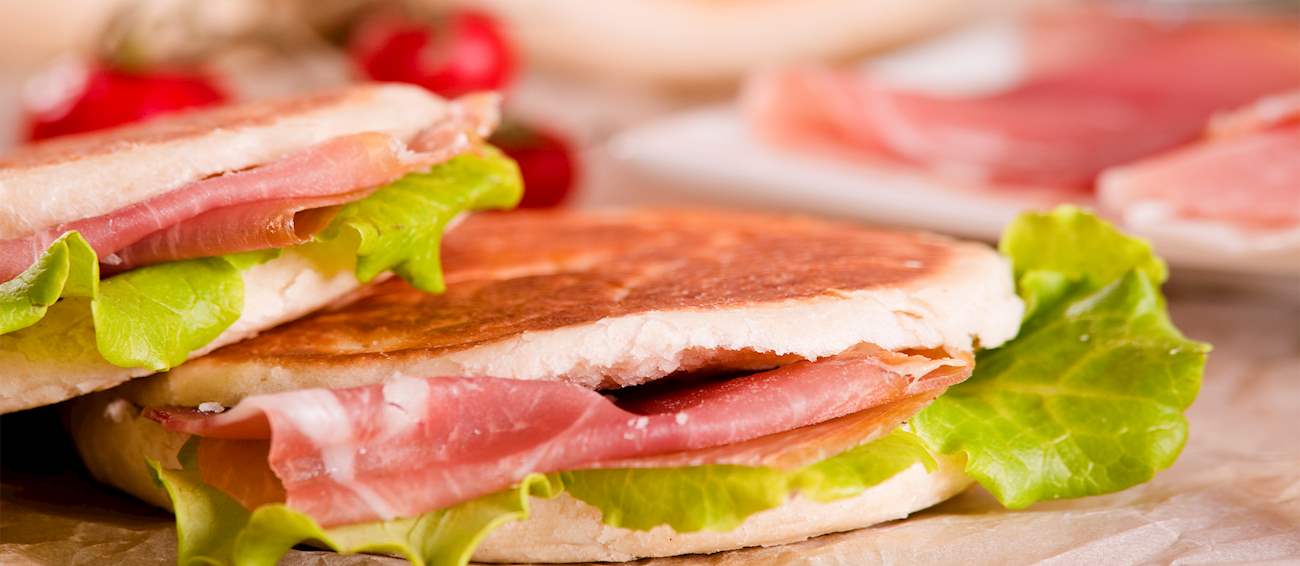 Crescentina Modenese | Traditional Flatbread From Modena, Italy