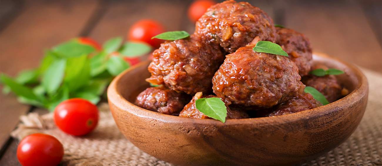 Bola-bola | Traditional Meatballs From Philippines, Southeast Asia