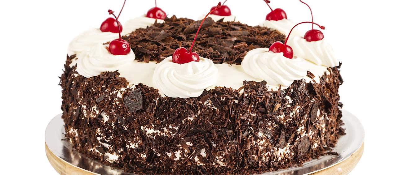 Schwarzwälder Kirschtorte | Traditional Chocolate Cake From Black ...