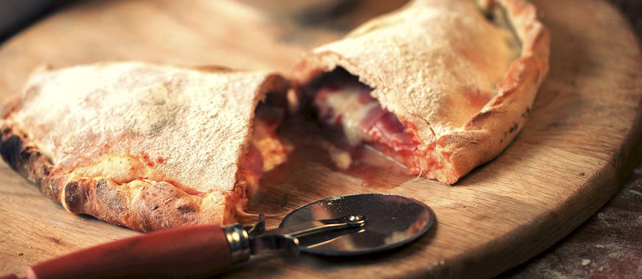 Calzone Pizza | Traditional Pizza From Naples, Italy