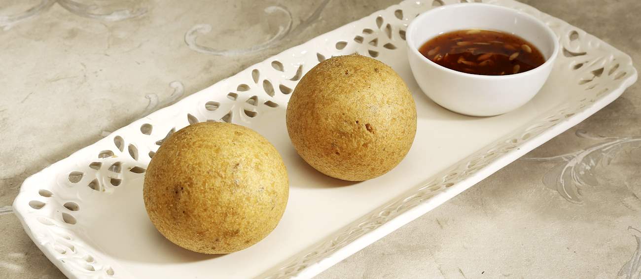 Batata Vada | Traditional Street Food From Maharashtra, India