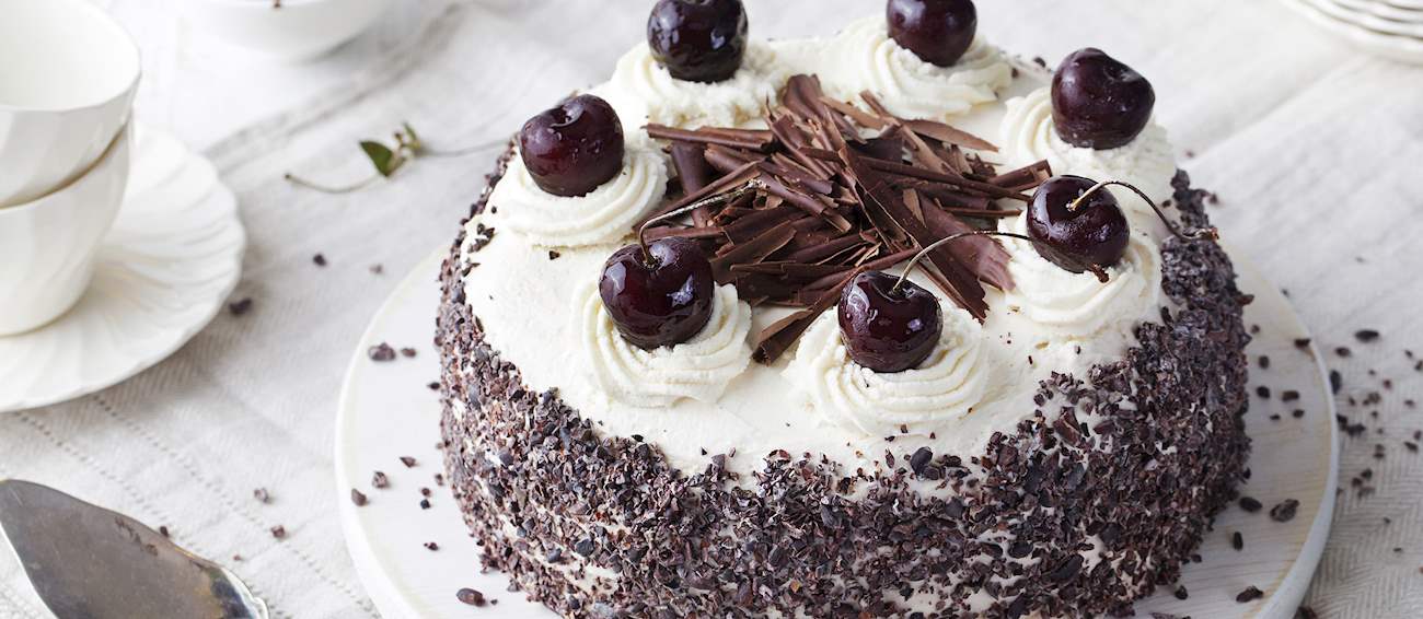 Schwarzwälder Kirschtorte | Traditional Chocolate Cake From Black ...