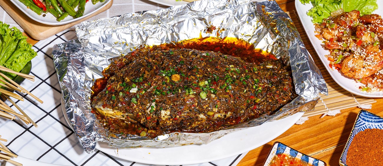 Chóngqìng Kǎoyú | Traditional Freshwater Fish Dish From Chongqing, China