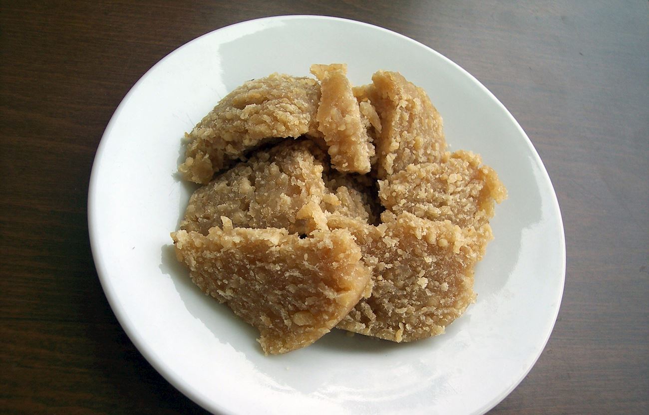 Un Helvası | Traditional Dessert From Turkiye