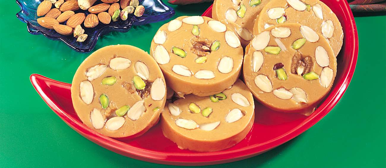 Sohan Halwa | Traditional Dessert From Multan, Pakistan