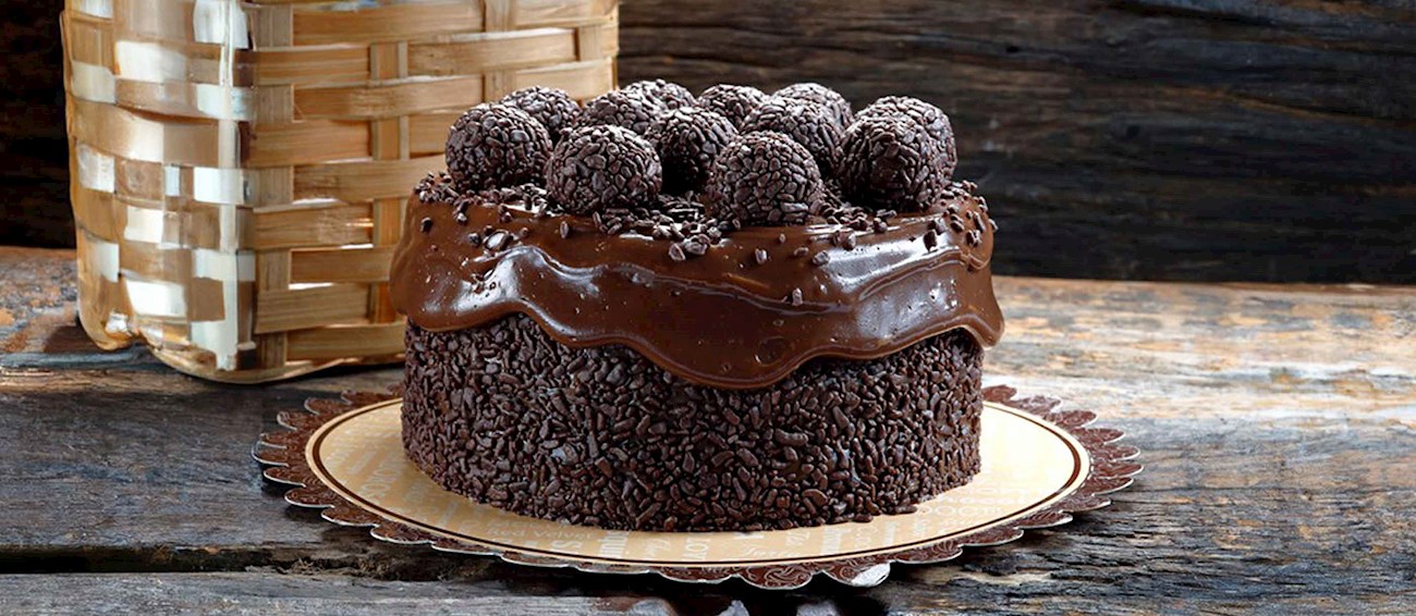 Bolo de Brigadeiro | Traditional Chocolate Cake From Brazil