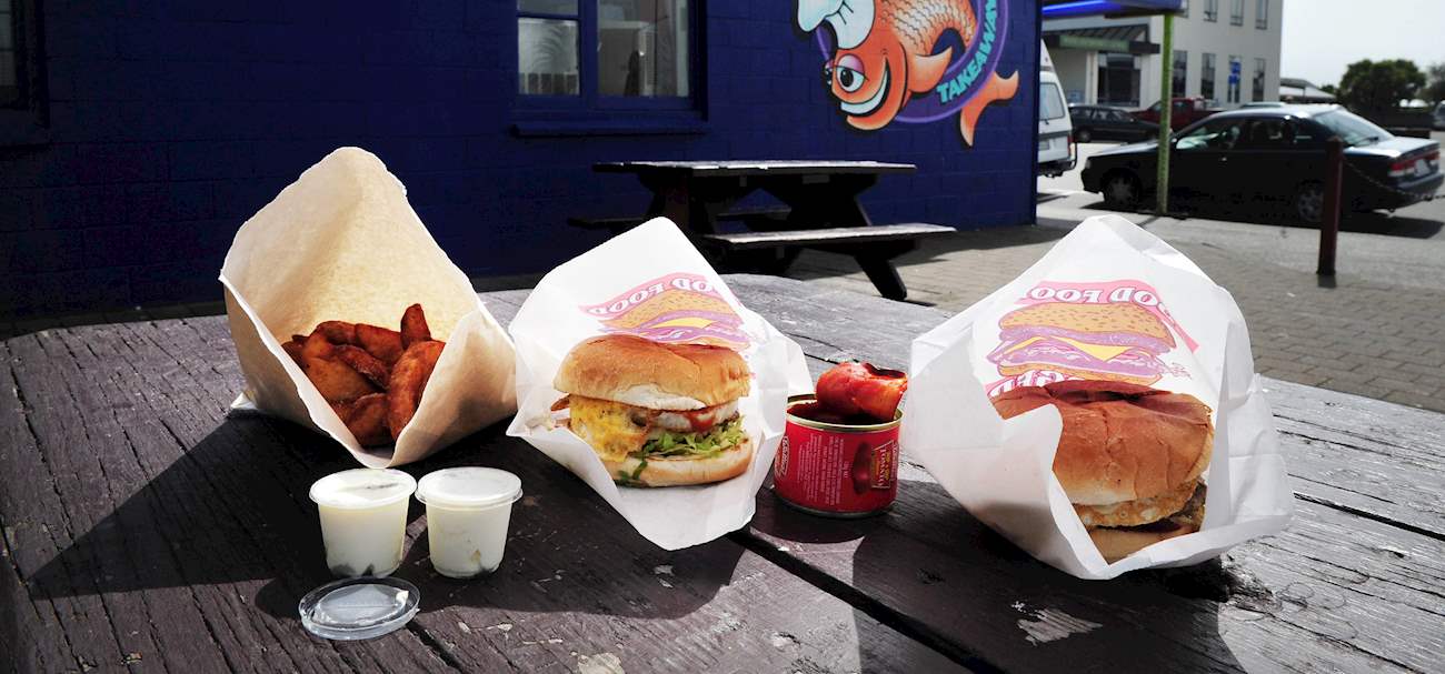 KiwiBurger | Traditional Burger From New Zealand | TasteAtlas