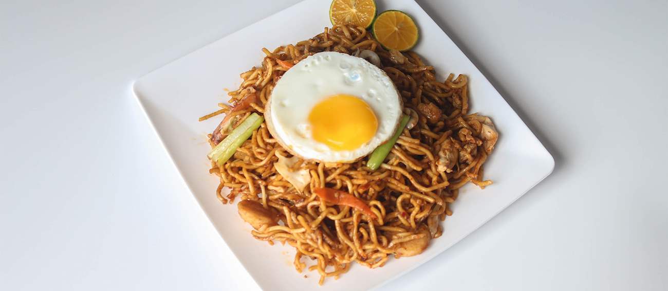 Mee Goreng Mamak | Traditional Noodle Dish From Malaysia, Southeast Asia