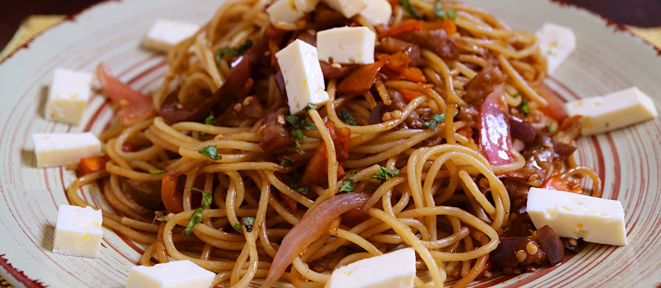 Tallarín Saltado | Traditional Stir-fry From Peru