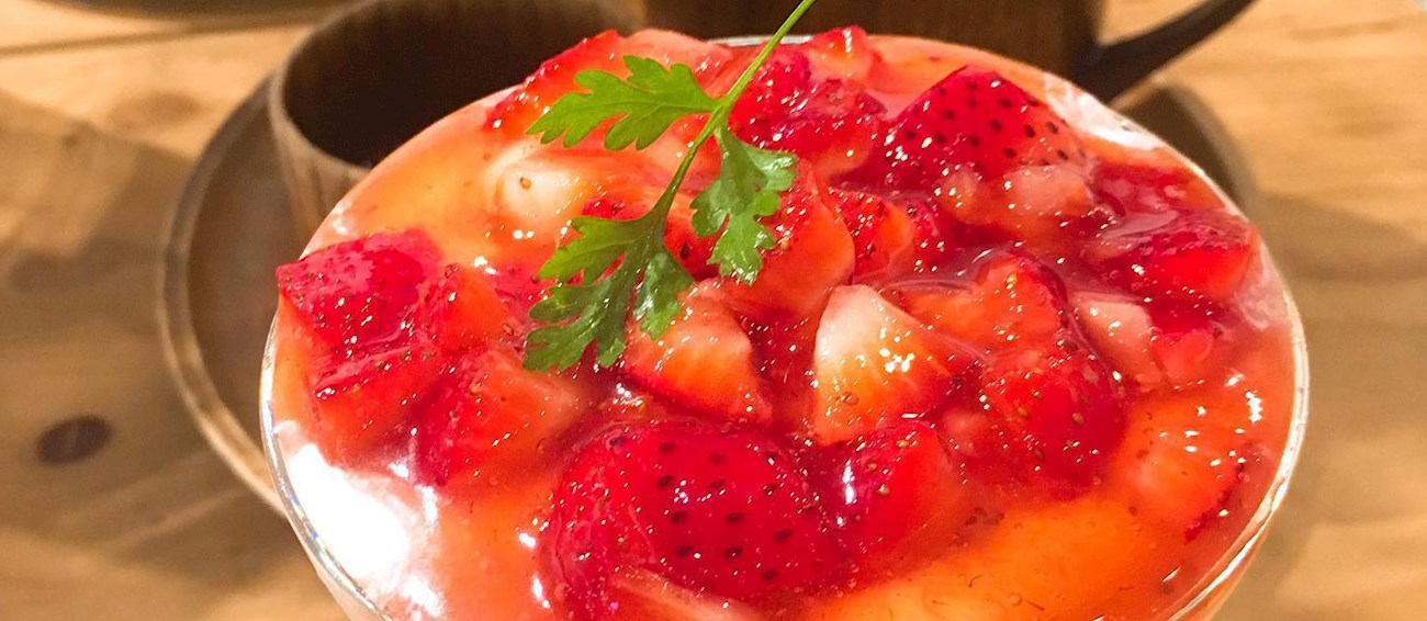 Fraises Romanoff | Traditional Dessert From France, Western Europe