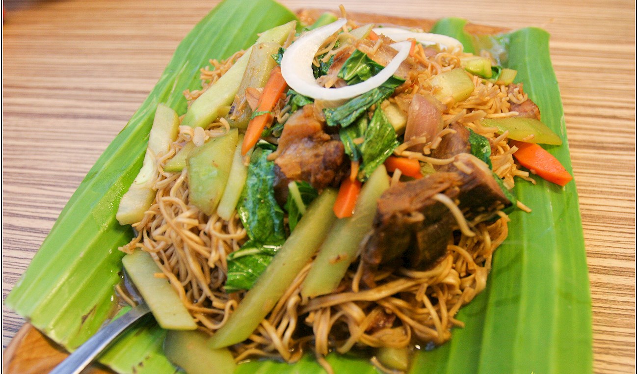 Pancit Lucban | Traditional Stir-fry From Lucban, Philippines