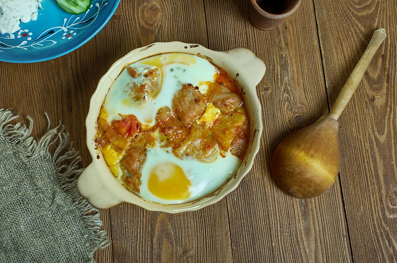 Kavarma po Radomirski | Traditional Meat Dish From Radomir, Bulgaria