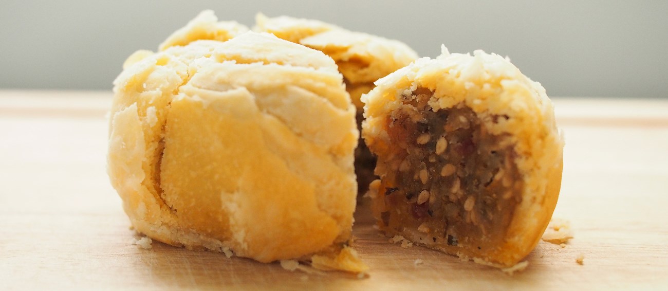 Sushì Yuebing | Traditional Savory Pastry From Suzhou, China