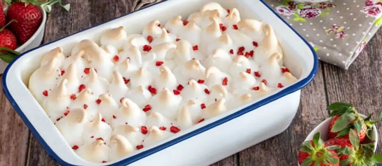 Queen of Puddings | Traditional Pudding From England, United Kingdom