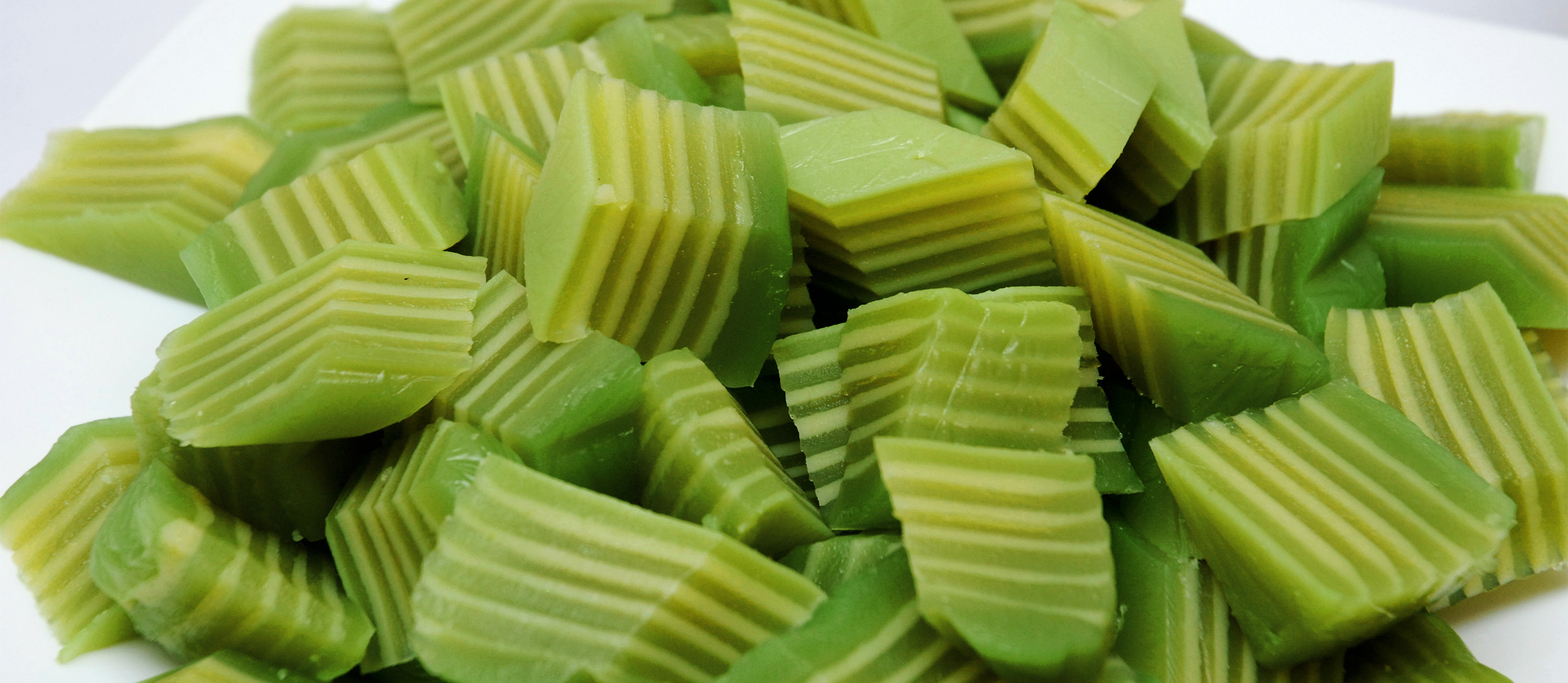 Vietnamese Steamed Tapioca Layered Cake Recipe | Deporecipe.co