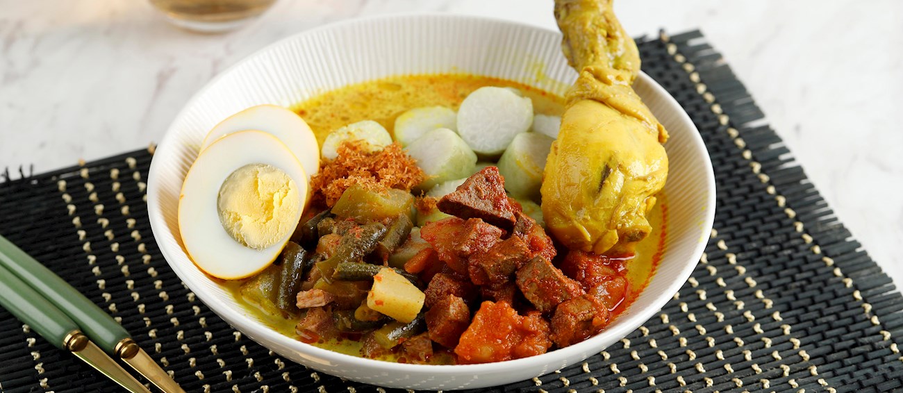 Lontong | Traditional Rice Dish From Java, Indonesia