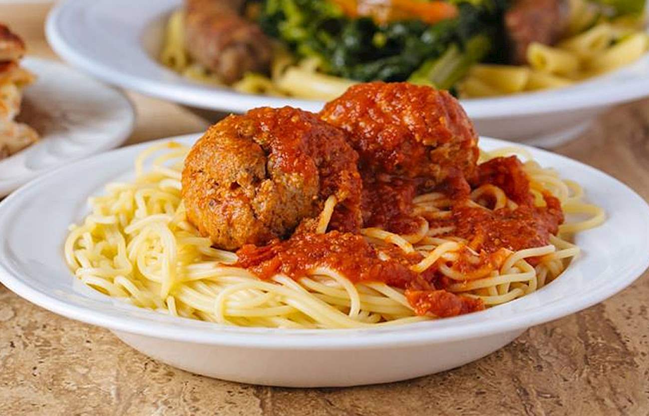 Spaghetti And Meatballs In Ralph's Italian Restaurant | TasteAtlas ...