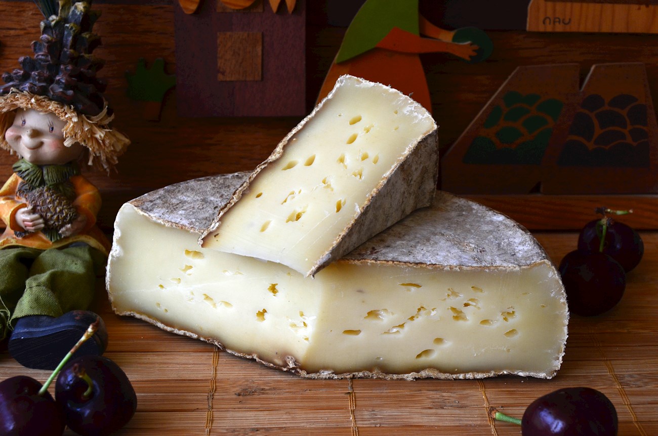Tomme | Local Cheese From France, Western Europe