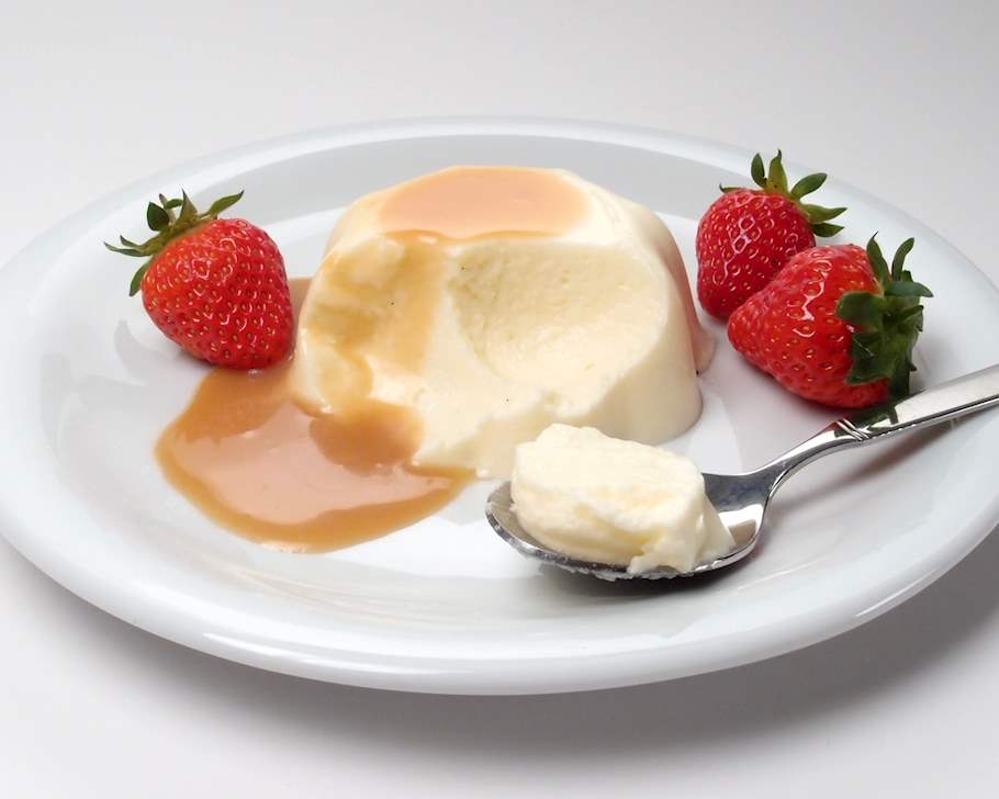 Bayrisch Creme Authentic Recipe | TasteAtlas