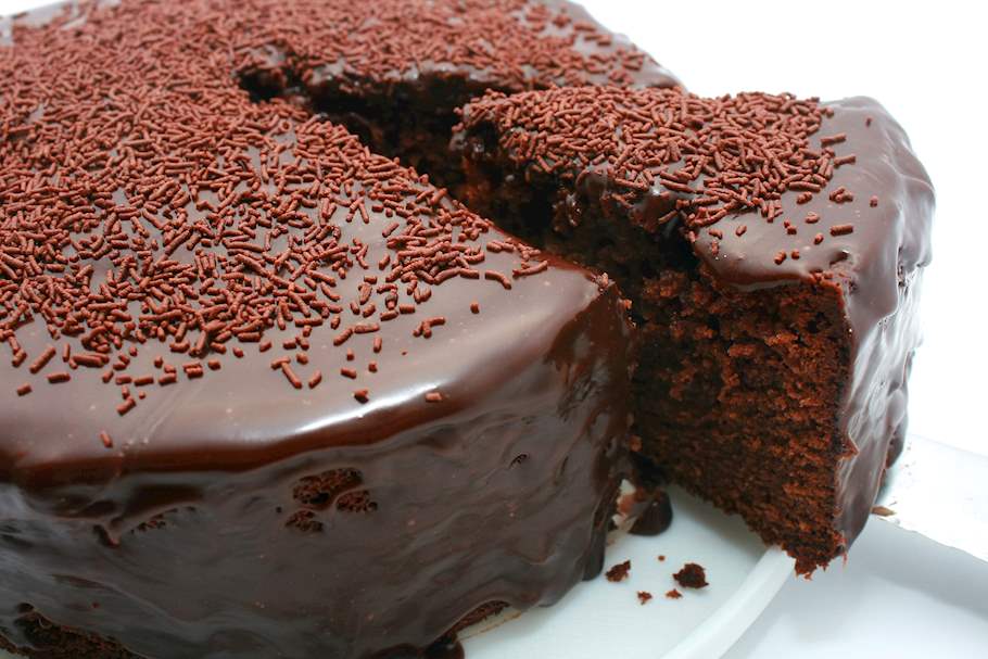 Red Devil’s Food Cake Authentic Recipe | TasteAtlas