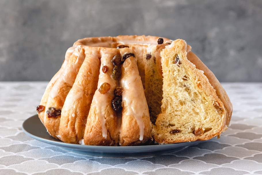 Rum And Raisin Babka Authentic Recipe | TasteAtlas